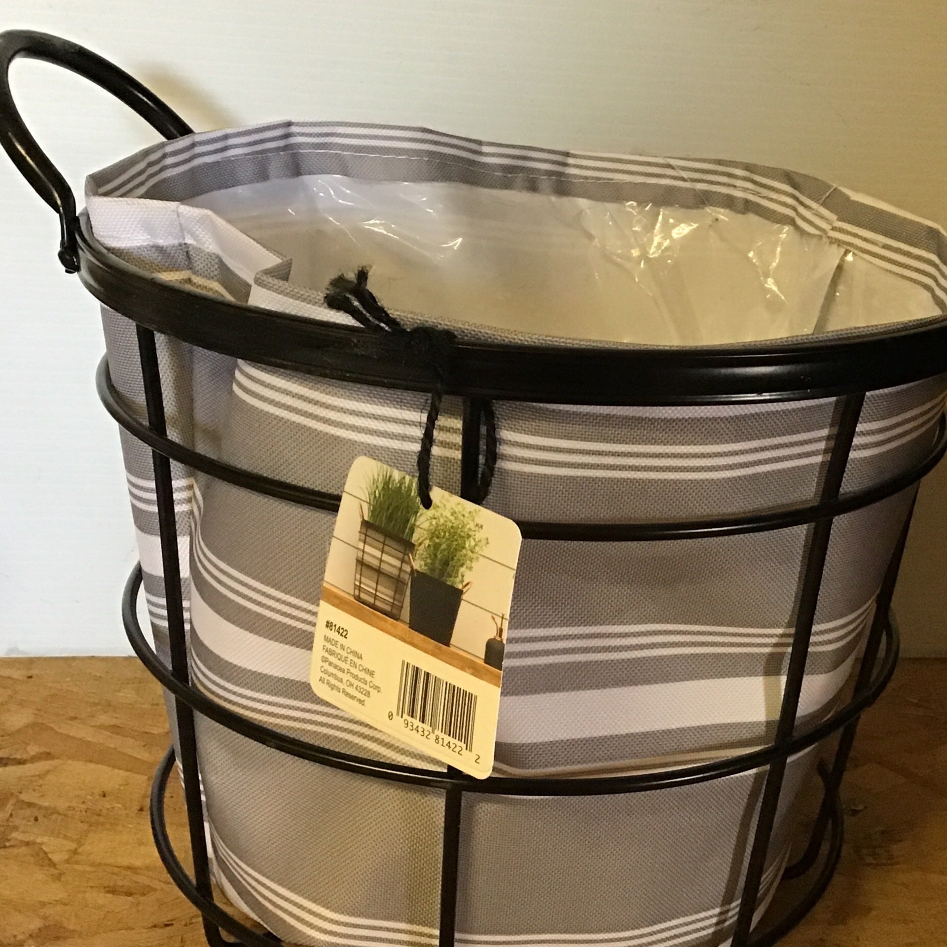 Modern Farmhouse-wire bushel basket-10-inch | Pratt Family Greenhouse